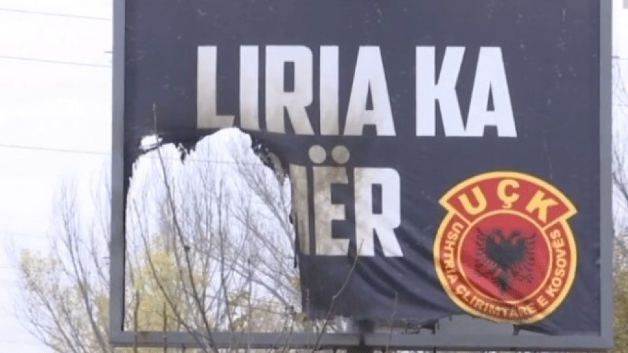 “Freedom has a name” billboard set on fire in Gracanica - Euronews Albania