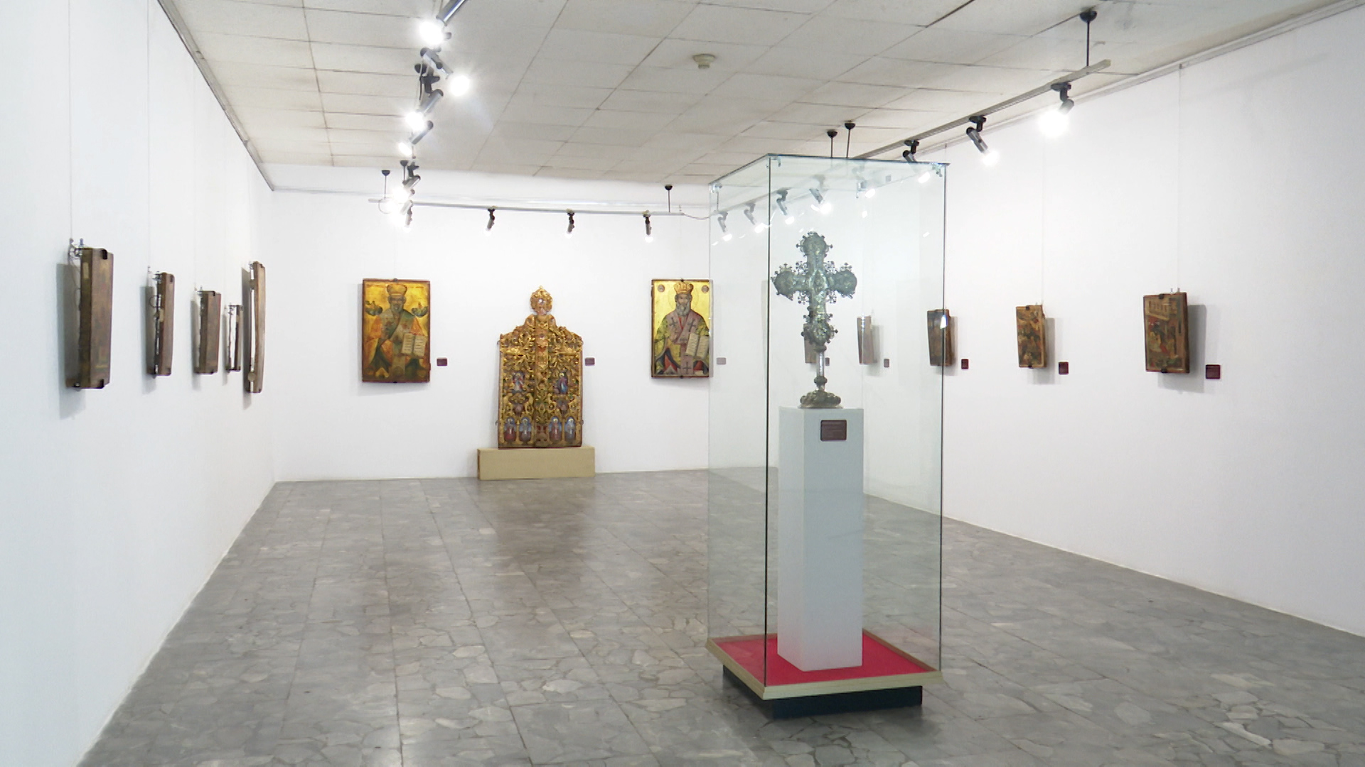 Albanian artist Diço Zografi’s iconography, exhibition displayed at the ...