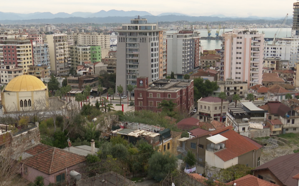 93% of Albanian families own a home, half of them have built it ...