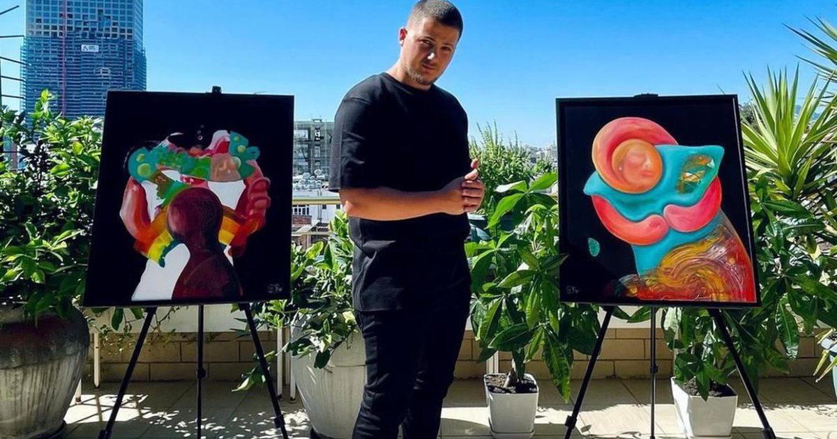 First Albanian artist to show his works at the Louvre - Euronews Albania