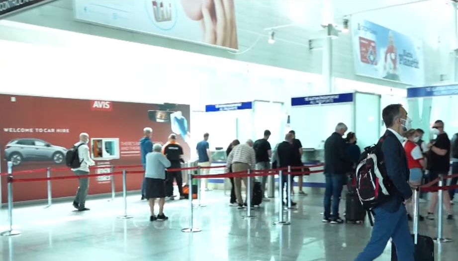 44% more arrivals-departures at Rinas in the first half of the year ...