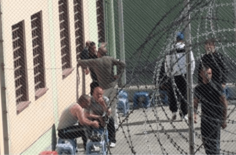 Overcrowded prisons, journalist reveals the total number of convicts in ...