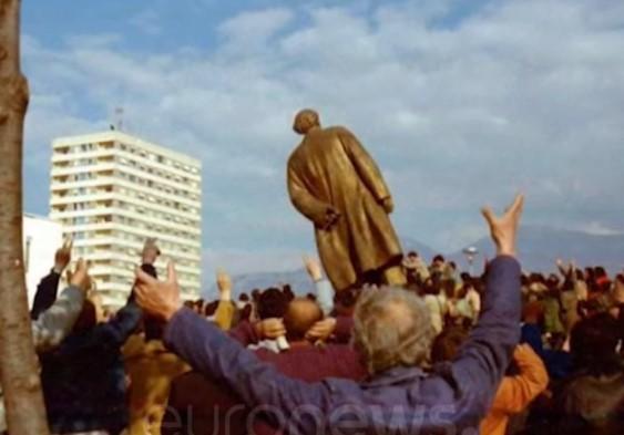 32 years since the statue of Enver Hoxha was taken down - Euronews Albania