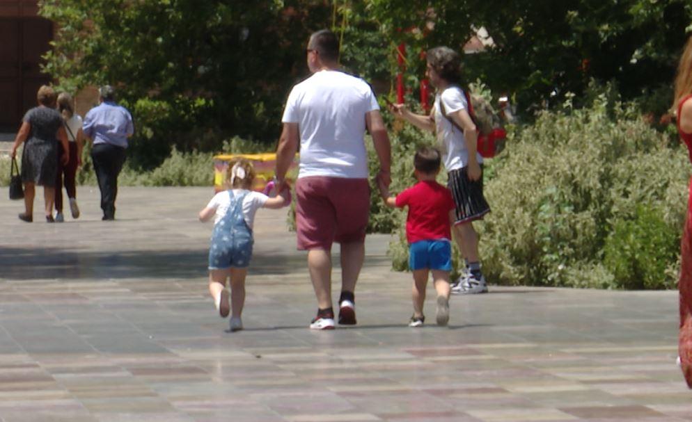 Here are two reasons why Albanian youth still live with their parents ...