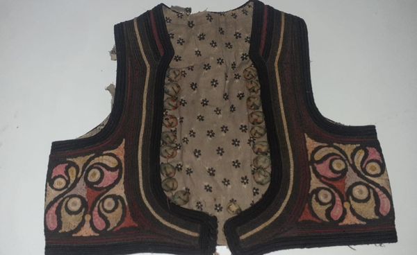 The traditional attire of Luma: combining color and elegance - Euronews ...