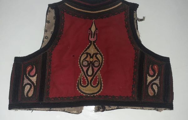 The traditional attire of Luma: combining color and elegance - Euronews ...