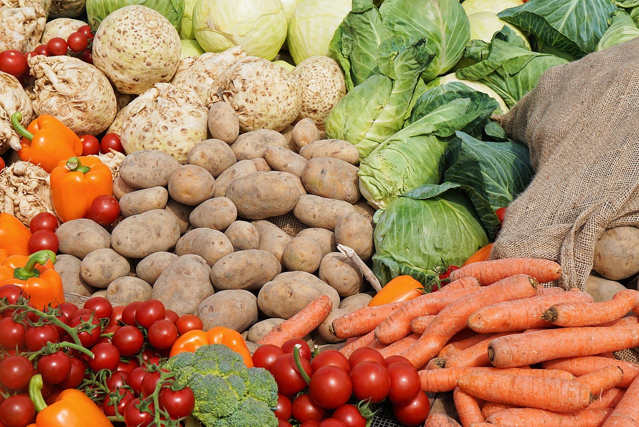 This is how much Albanians spent on vegetables and meat consumption in ...