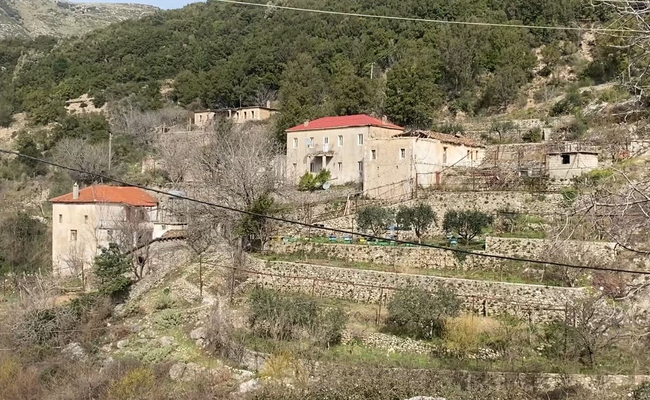 Dukat village in Vlora towards depopulation - Euronews Albania