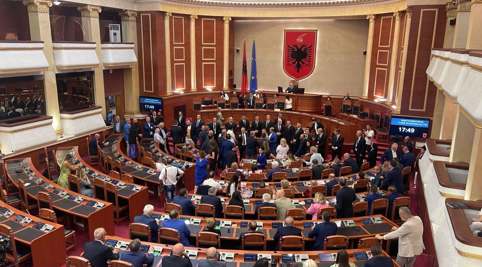 Parliament approves changes in Rama government amid tensions - Euronews ...
