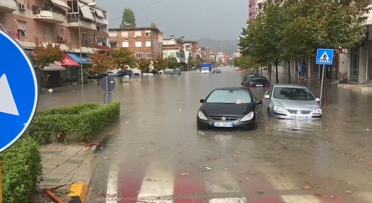 Bad weather covers Albania, floods and storms in some cities - Euronews ...