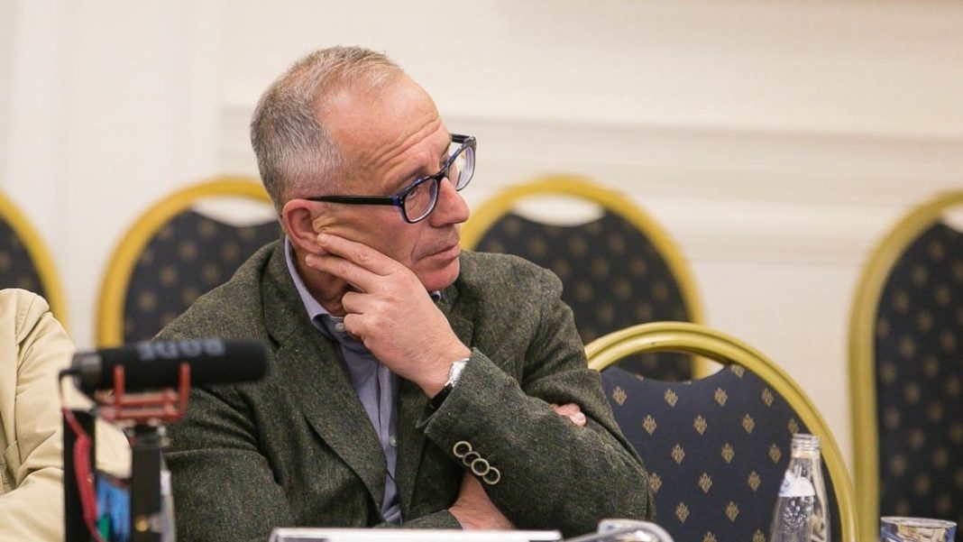 Mark Marku jep dorëheqjen nga mandati i deputetit - Euronews Albania