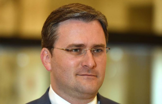 Serbia e quan “ferr” vendimin e pajisjes me dokumente për t’u futur në ...