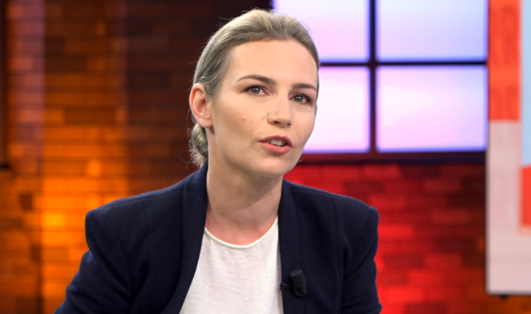 Shqiptarja Lea Ypi mes 10 mendimtarëve të botës - Euronews Albania