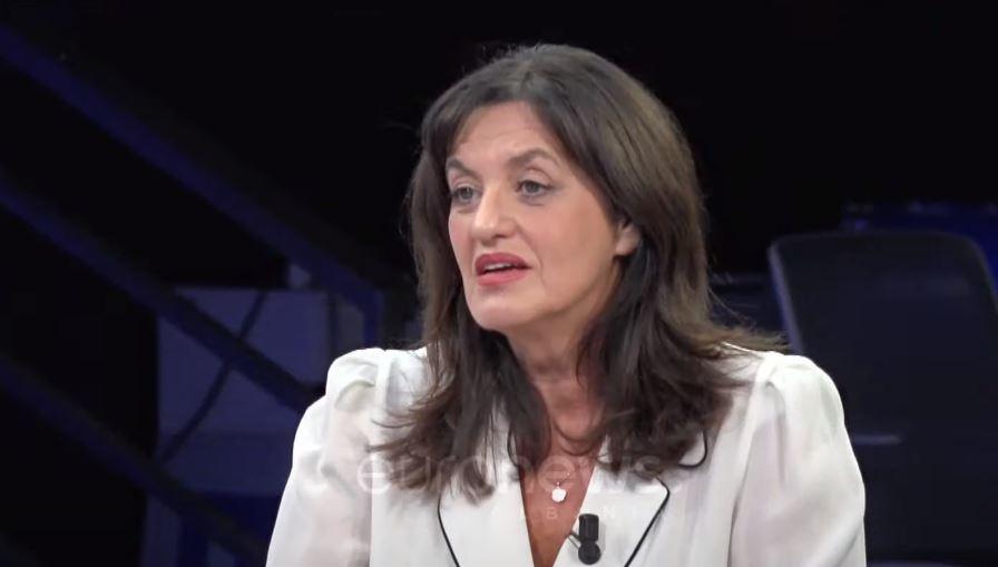 Rita Petro: Entuziazmi për librin zgjat vetëm 3 ditët e fundit të panairit - Euronews Albania