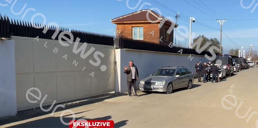 Vis Martinaj | "Na e keni sjellë në majë të hundës” - Euronews