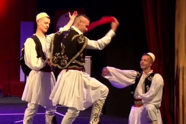 Drama ‘Osman Taka’ vjen në Teatrin Kombëtar më 11 shkurt - Euronews Albania
