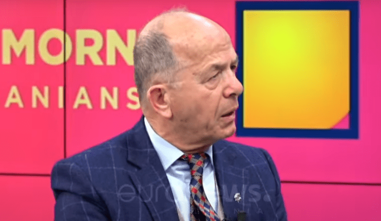 Sazan Guri humbet qenin, përlotet në studio: Pres ngushëllime 40 ditë