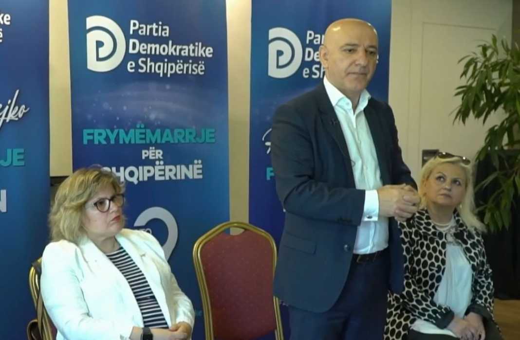 Bejko takim me gratë e vajzat