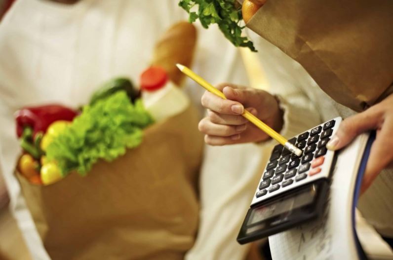 Shqiptarët shpenzime vetëm për ushqim, dëshmi e nivelit të varfërisë