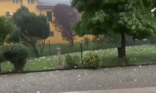 Breshëri sa një top tenisi, lëndohen mbi 110 persona në Itali