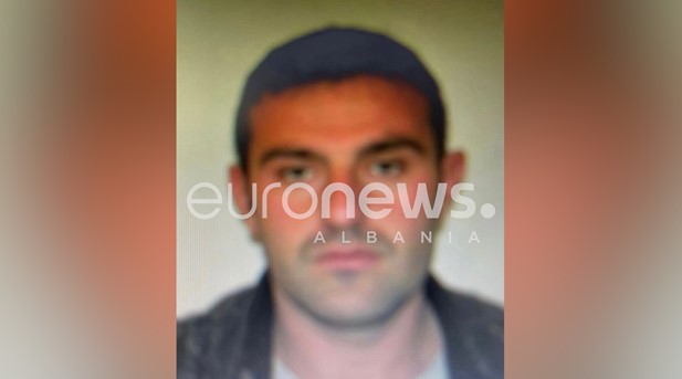 Publikohet foto| Kush është Valter Bami