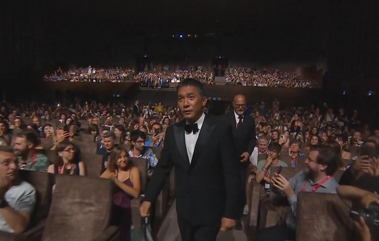 Aktori aziatik Leung merr Luanin e Artë për karrierën