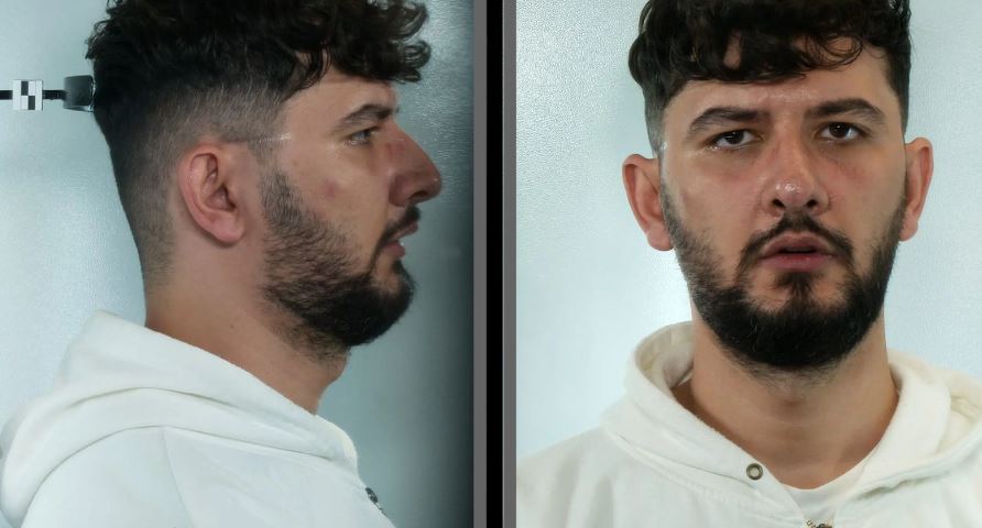 Policia greke publikon foton dhe identitetin e shqiptarit të akuzuar ...