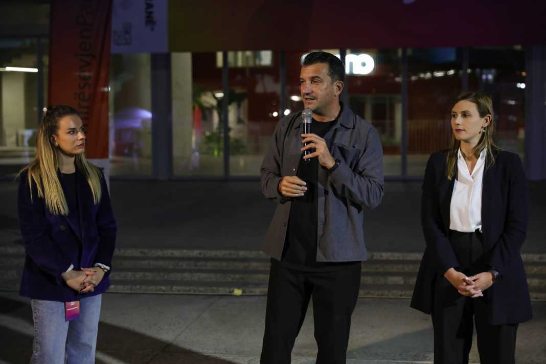 Prezantohet guida studentore, karta e studentit mbulon 50% tarifën e ...