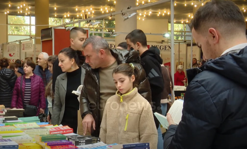 Sa para qarkullon tregu i librit në Shqipëri