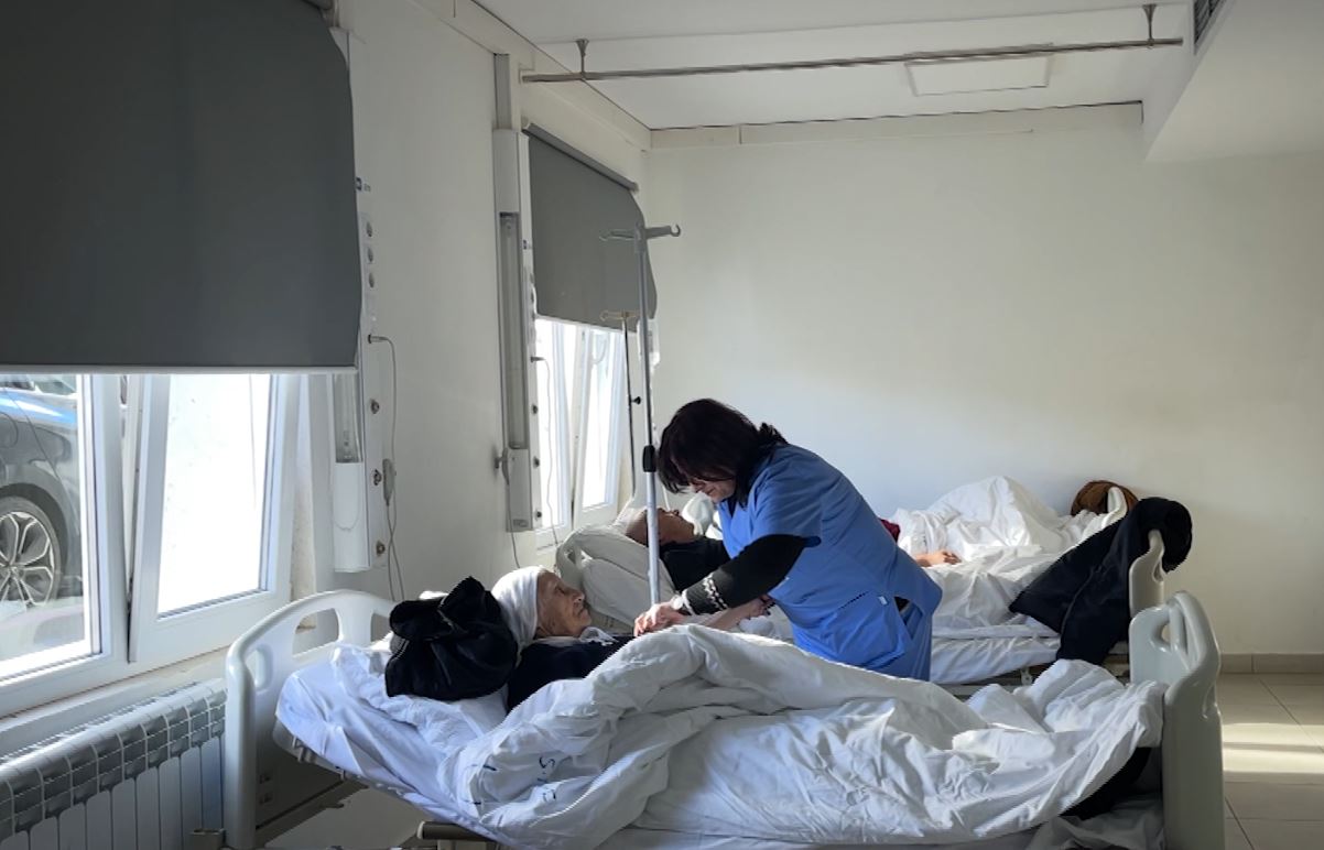 viroza rrit fluksin e pacientëve në spitalin e Elbasanit