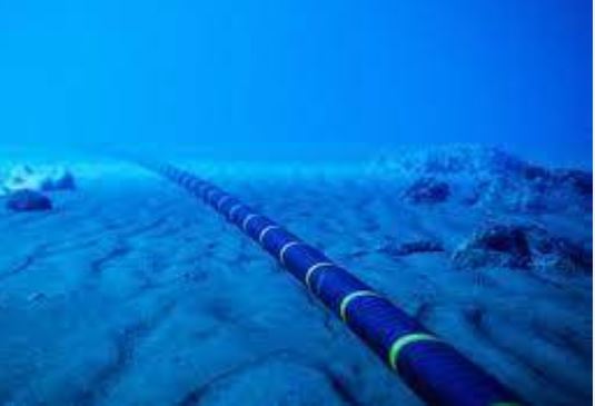 Dëmtohen kabllot e internetit në Detin e Kuq