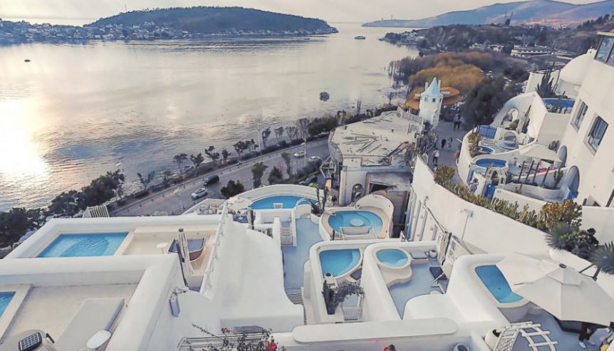 Kinezët ndërtojnë një kopje të ishullit grek të Santorinit