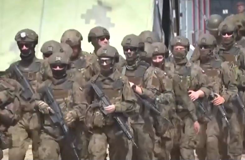 Ushtria shqiptare po ringrihet