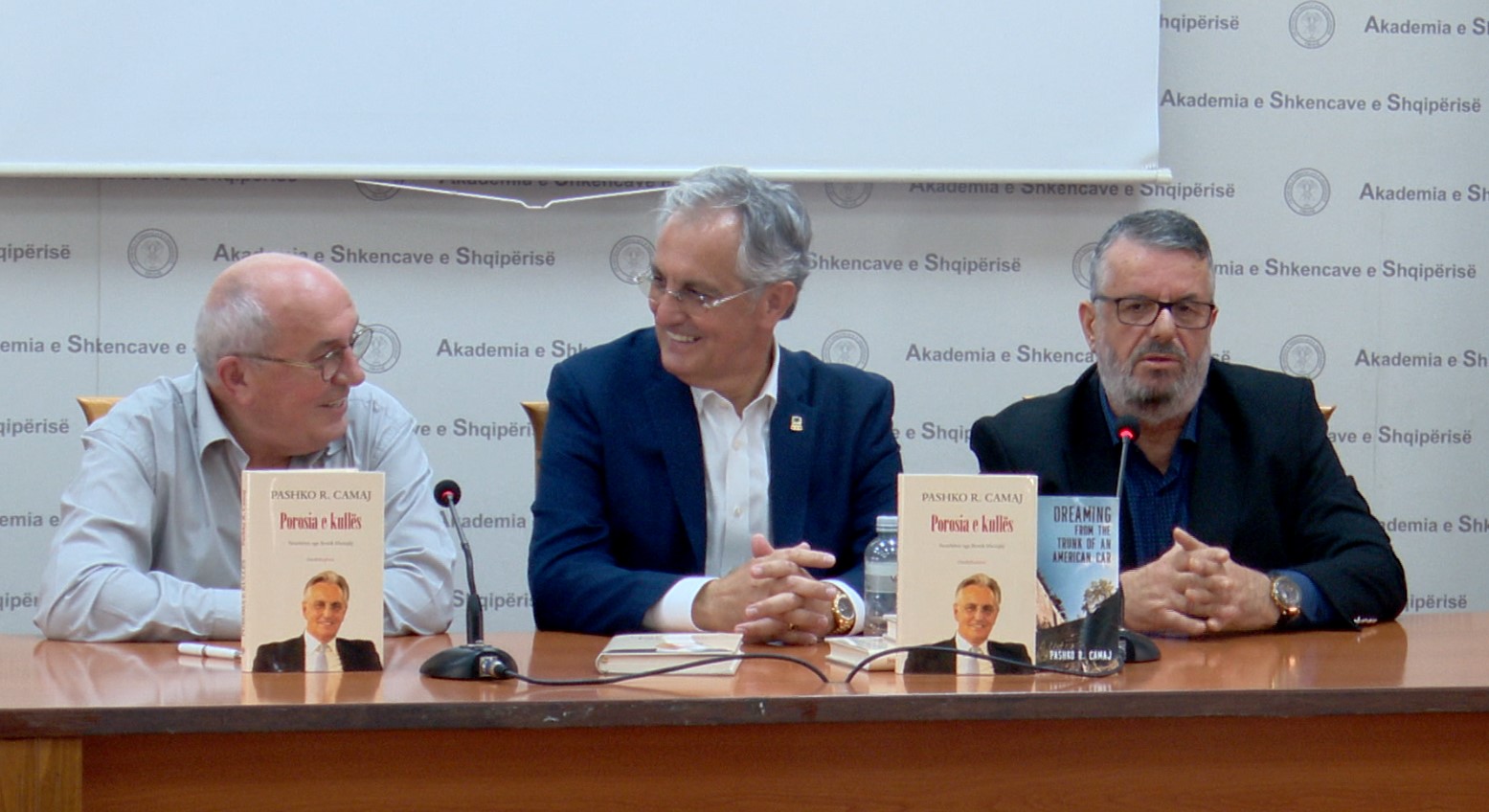 Promovohet “Porosia e Kullës”, libri nga Pashko Camaj