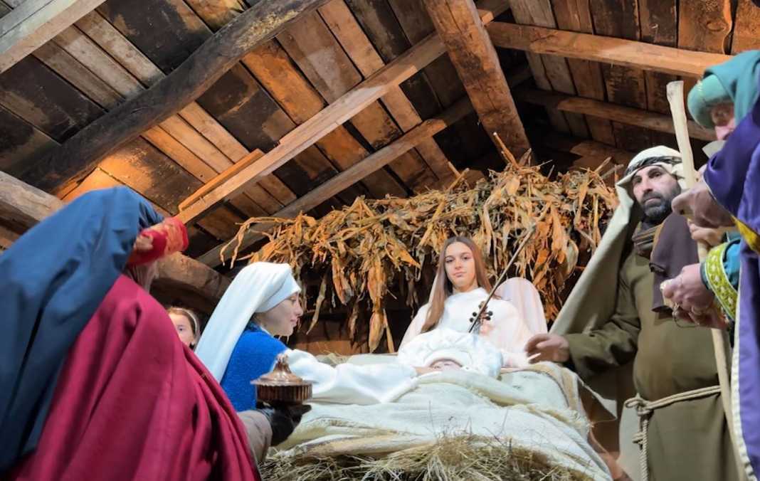 ‘Betlehemi i gjallë’ në Hajmel, rijetëzohet historia e lindjes