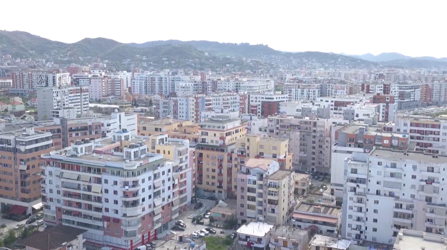 Ndërtimi kushton më lirë, bie çmimi i tullave e çimentos