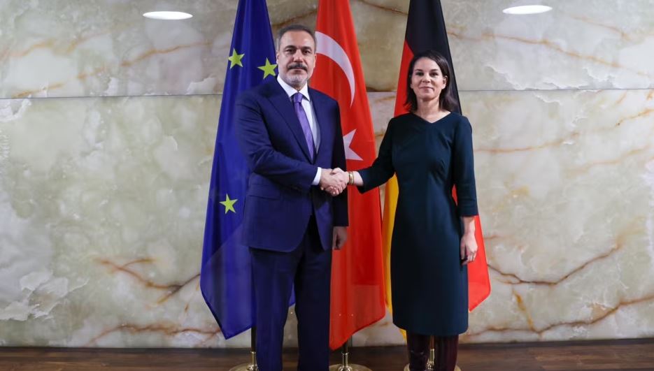 Turqia thirrje që grupet militante kurde të dorëzojnë armët