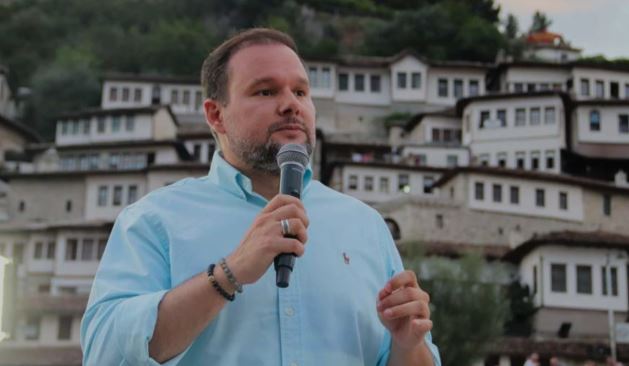 Ervin Demo dha dorëheqjen