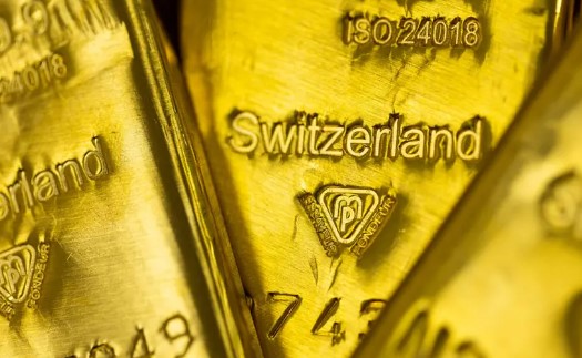 Tarifat e Trump/ Aksionet e tregut aziatik bien ndërsa ari