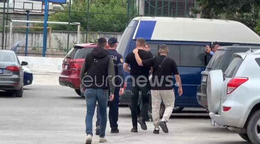 Dalin pamjet, Rei Nozlli shoqërohet nga policia pas incidentit