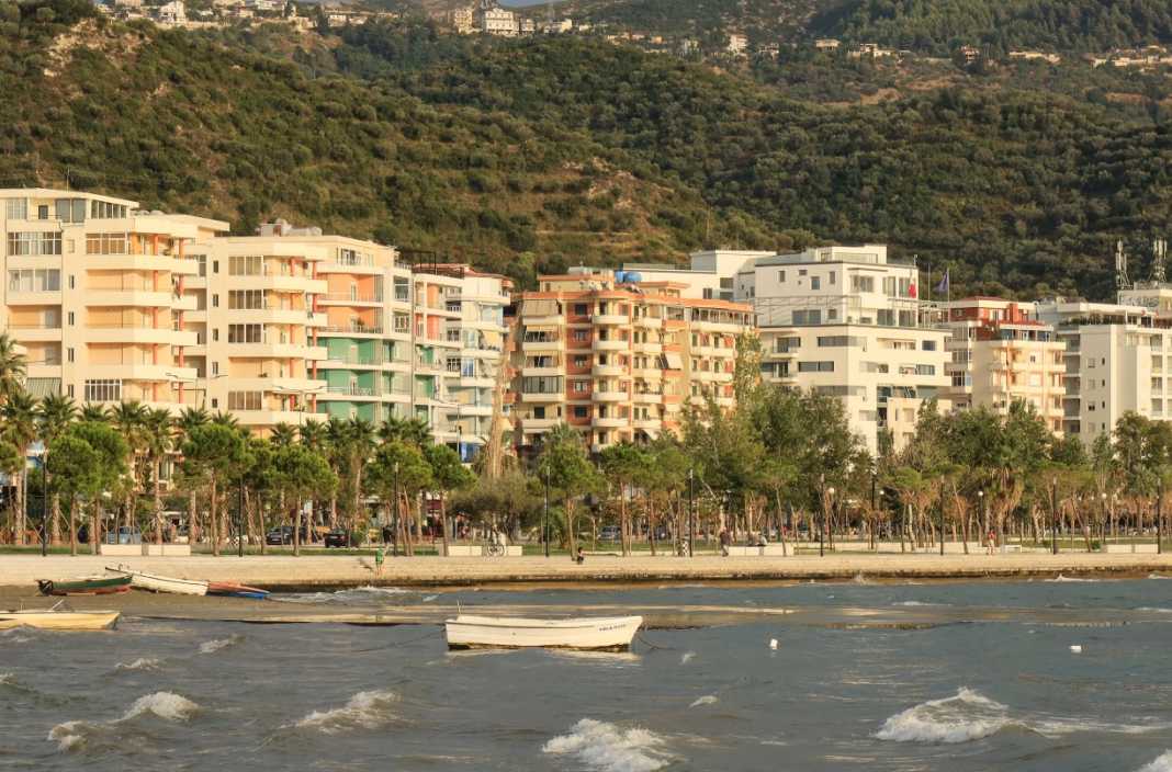 Qyteti i Vlorës pa ujë, sa pritet të zgjasë ndërprerja