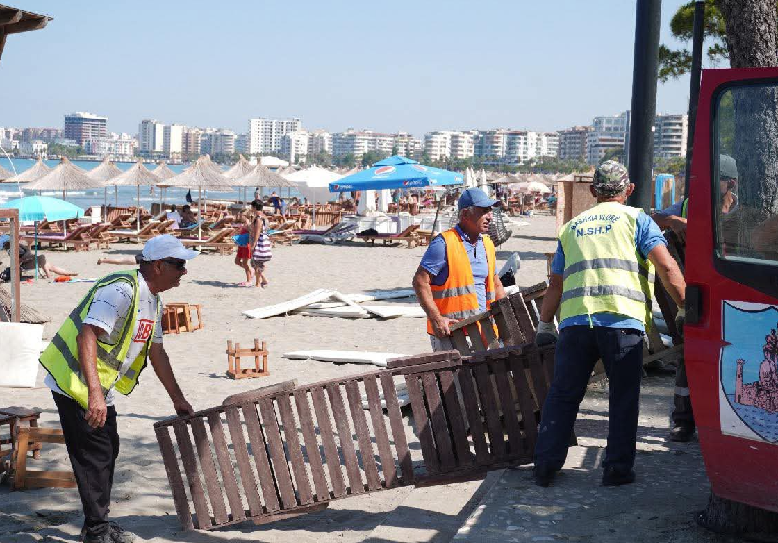 Rama publikon pamje nga aksioni në Vlorë