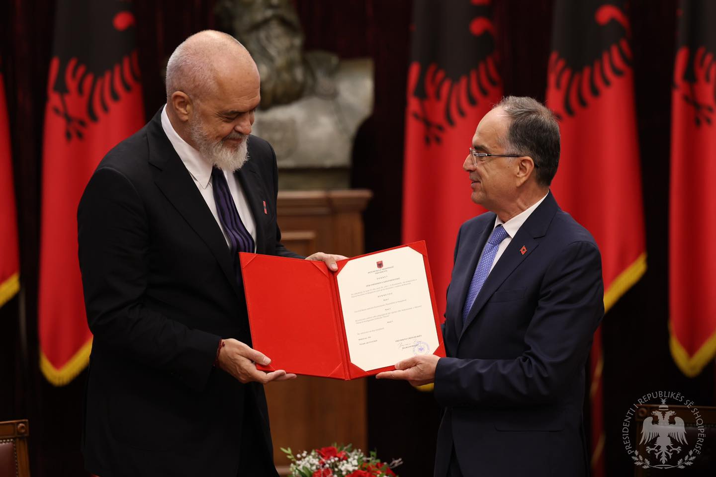 Presidenti Begaj dekreton 16 ministrat e qeverisë Rama 4